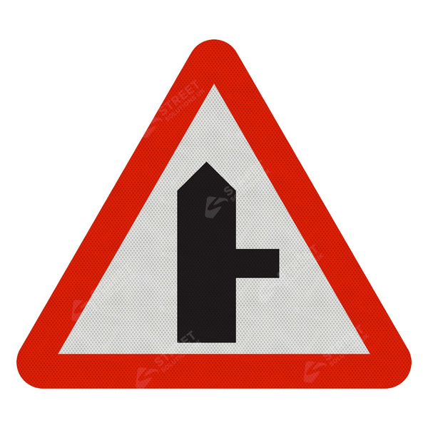 506.1v Traffic Joining or Leaving Ahead on Right Sign Face Only | Post