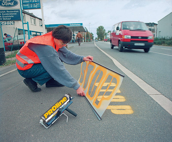 Hand Held Spray Paint Applicator For Road Markings | Street Solutions